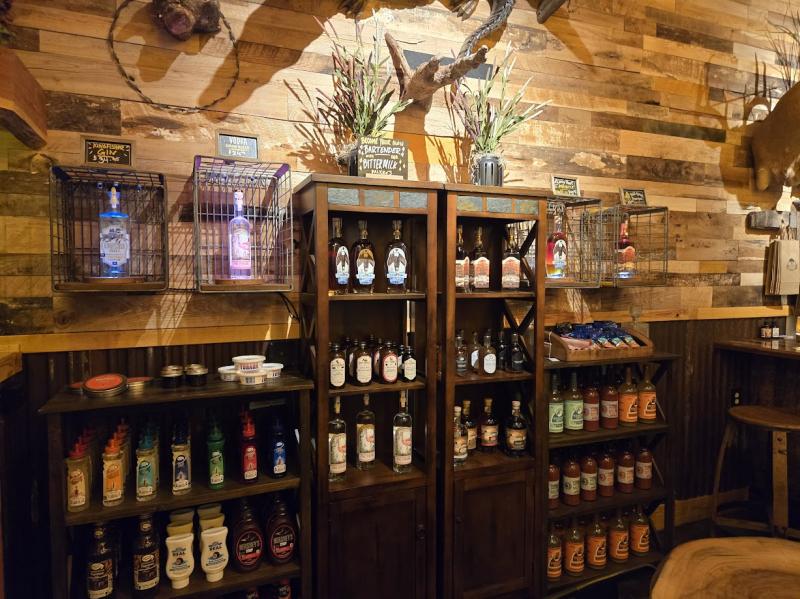 Homosassa Distillery - Florida Drinkeries